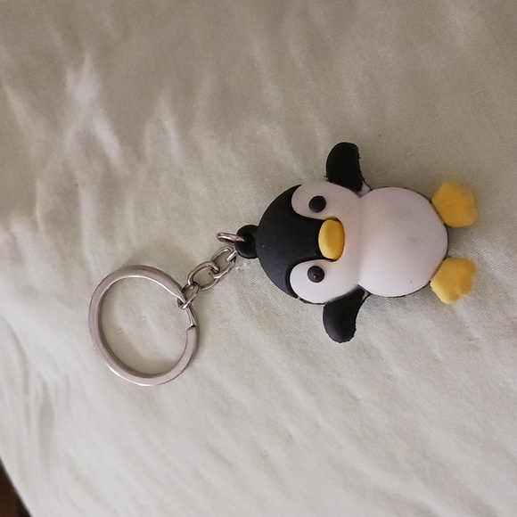 Unbranded | Accessories | Cute Penguin Bag Charm Small Vinyl Key Chain ...